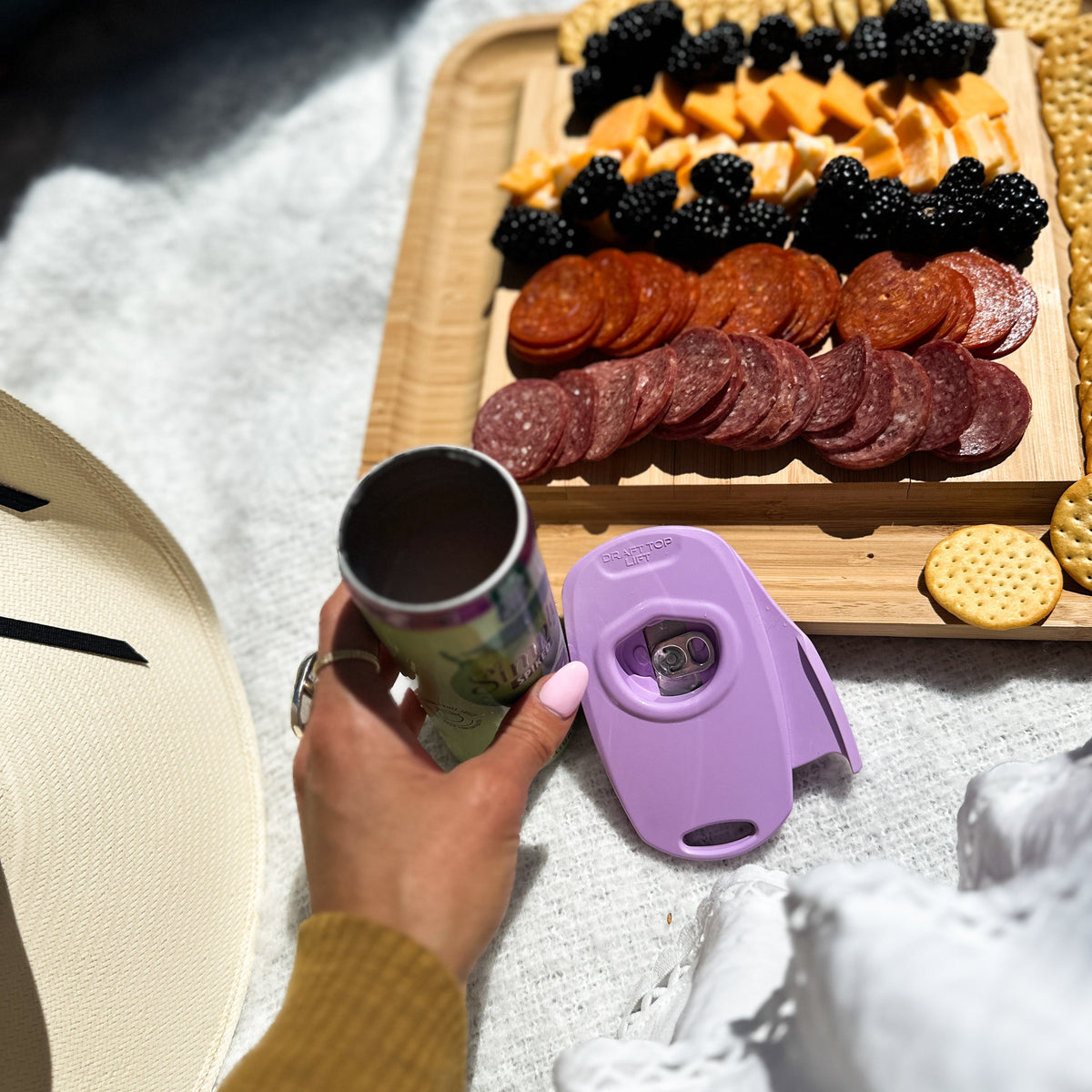 Why Draft Top Is the Perfect Tool for Your Next Picnic